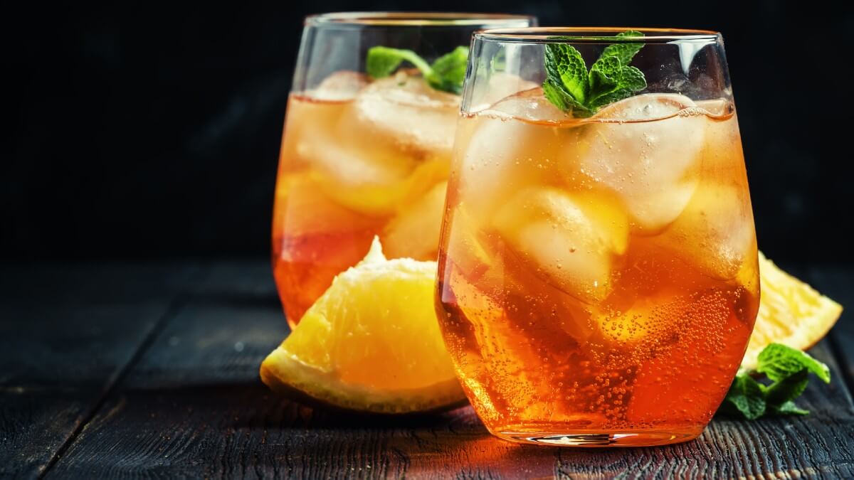 9 Summertime Sippers to Enjoy in the Backyard - Casual Mixologist